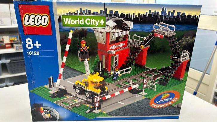 View LEGO® instruction 10128 Train Level Crossing - LEGO instructions ...